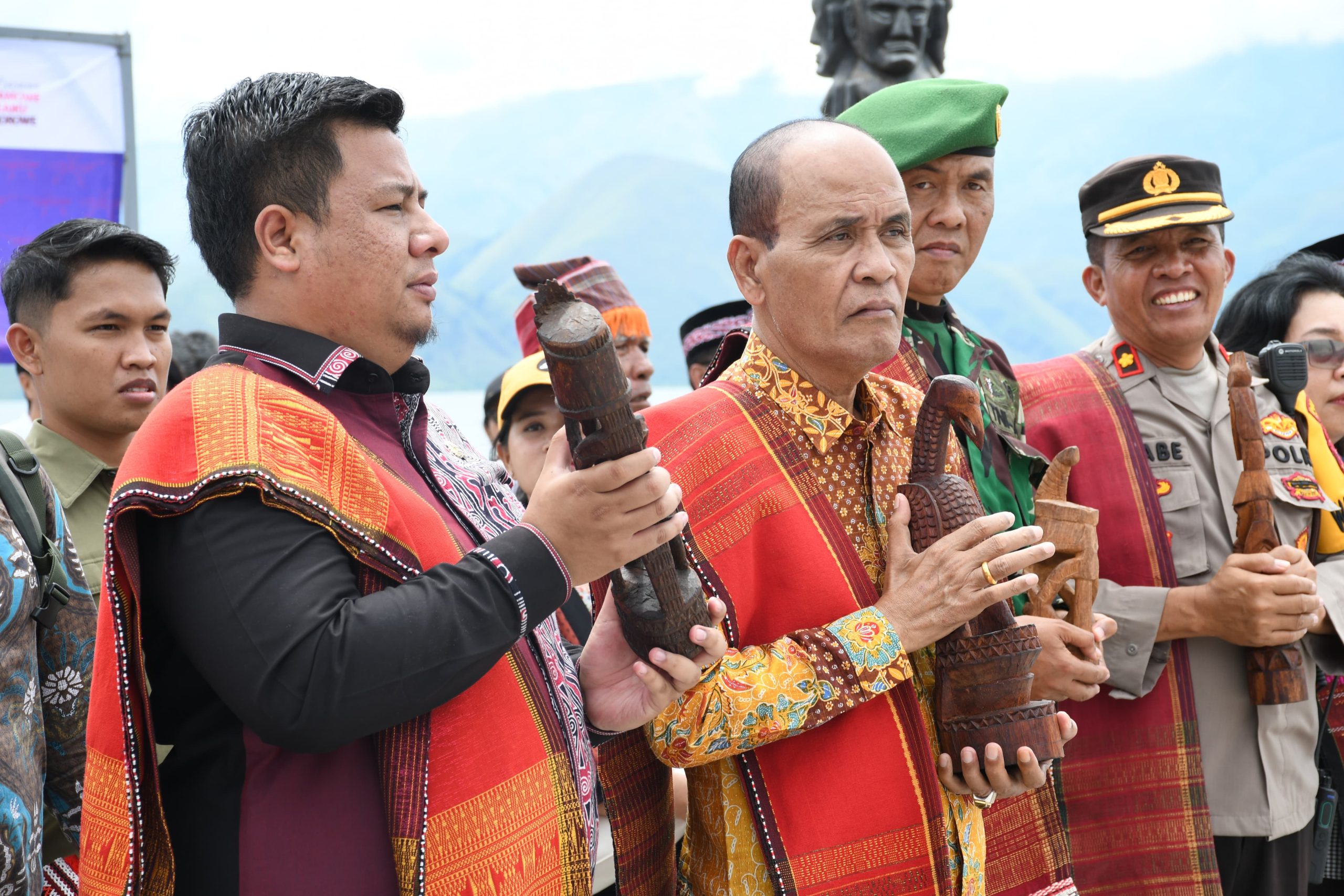 Peresmian Totem Secara Adat Batak Di Waterfront City Pangururan Samosir ...